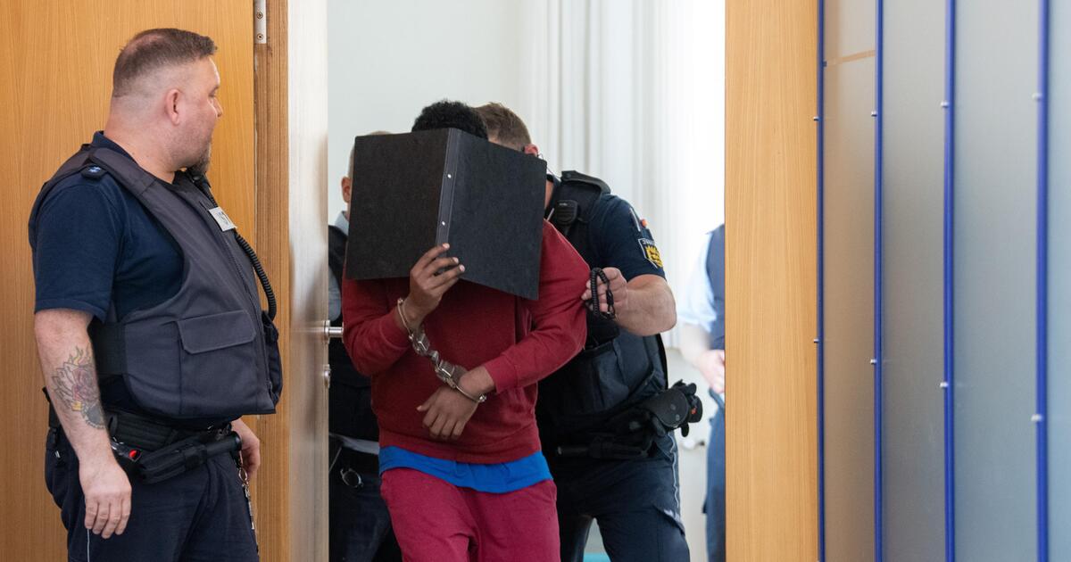 Lebenslange Haft für tödlichen Messerangriff von Illerkirchberg | GMX.AT