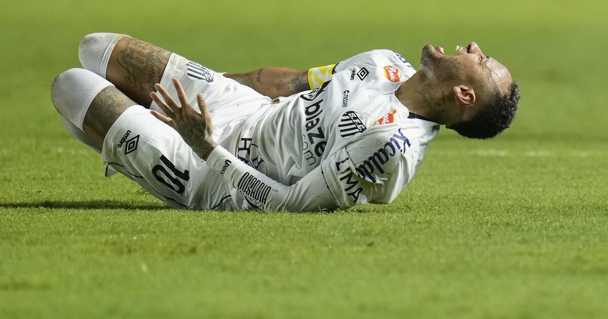 Neymar feiert Comeback – und liegt schnell wieder am Boden | GMX.AT