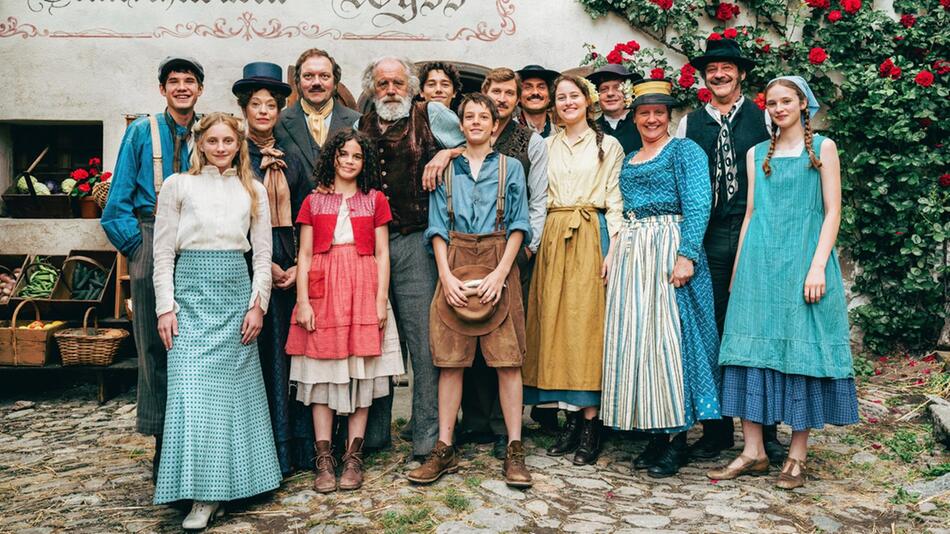 Heike Makatsch spielt Fräulein Rottenmeier in neuer "Heidi"-Adaption ...