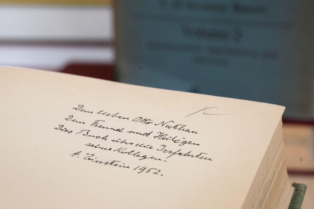 Widmung von Albert Einstein überraschend in Dortmund aufgetaucht | GMX.AT