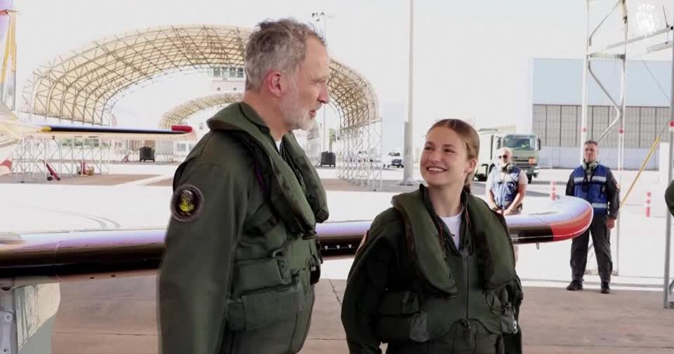 König Felipe strahlt vor Stolz über Tochter Leonor - Video | GMX.AT