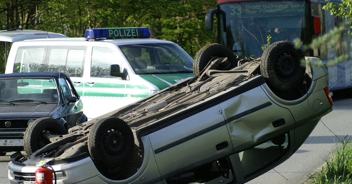 Erste Hilfe nach Autounfall: So reagieren Sie richtig in der Not | GMX.AT