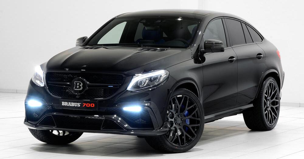 Brabus 700 Coupé: Sportwagen gefangen im SUV feiert in Dubai seine ...