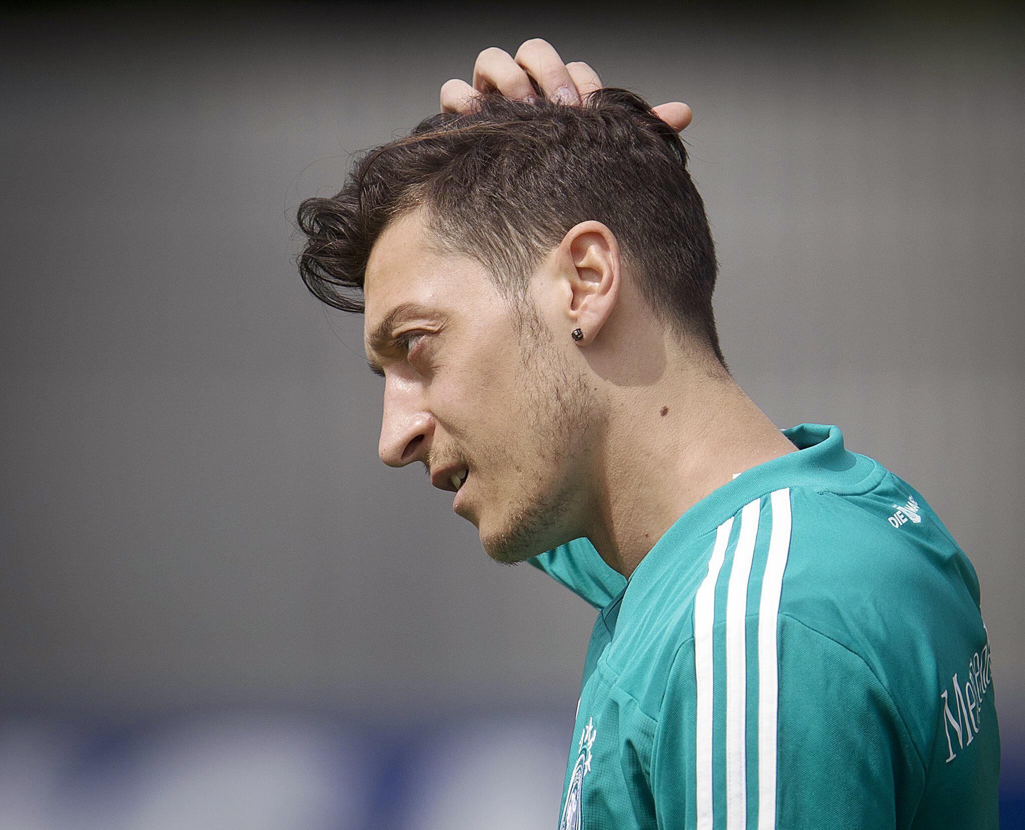 Mesut Özil: "Ein Alarmzeichen" - Reaktionen auf Rücktritt aus der ...