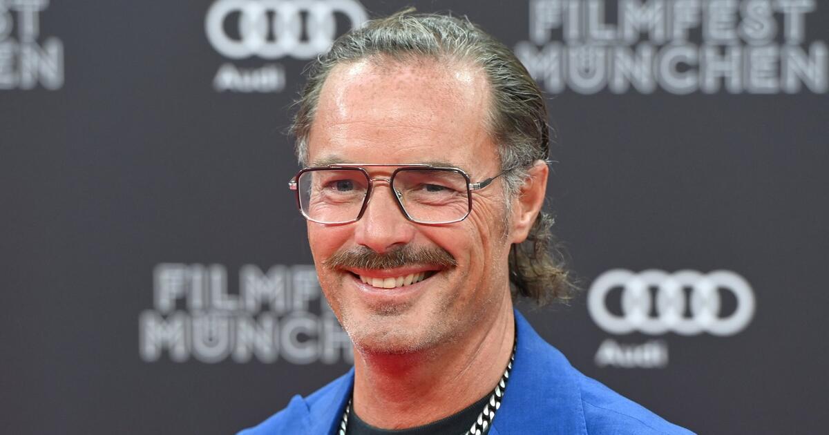 Seit sieben Jahren Single: John Friedmann sucht "die Frau fürs Leben" | GMX.AT