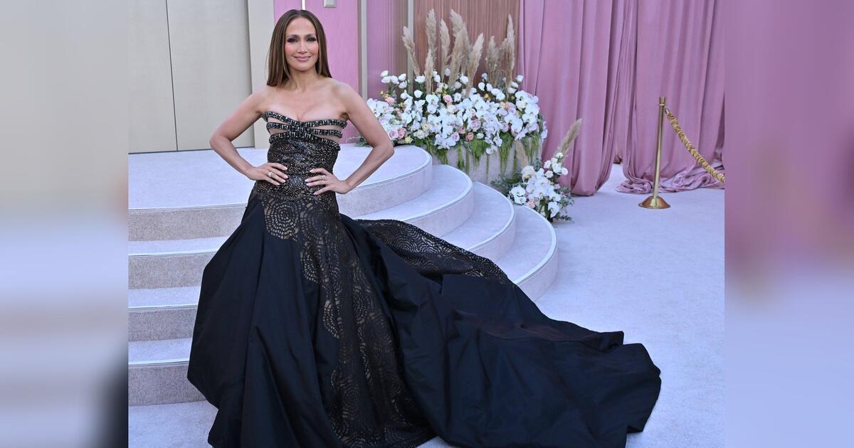 Jennifer Lopez feiert Premiere von "Office Romance" in Los Angeles | GMX.AT