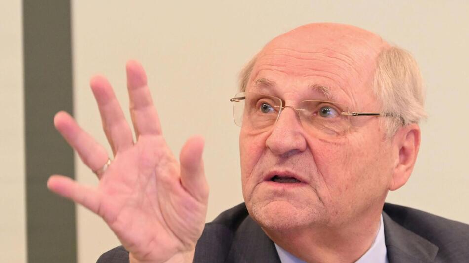 Laut Fiskalrat fehlen 5,7 Mrd., um Budgetziel zu erreichen | GMX.AT