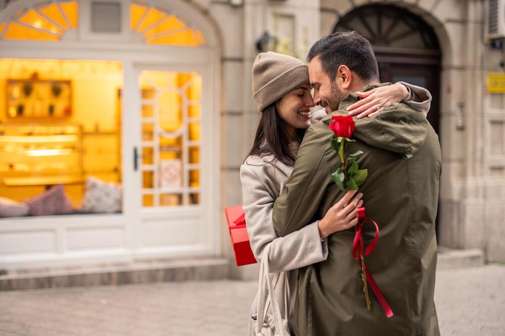 Love Bombing: So schützen Sie sich vor der manipulativen Dating-Masche ...