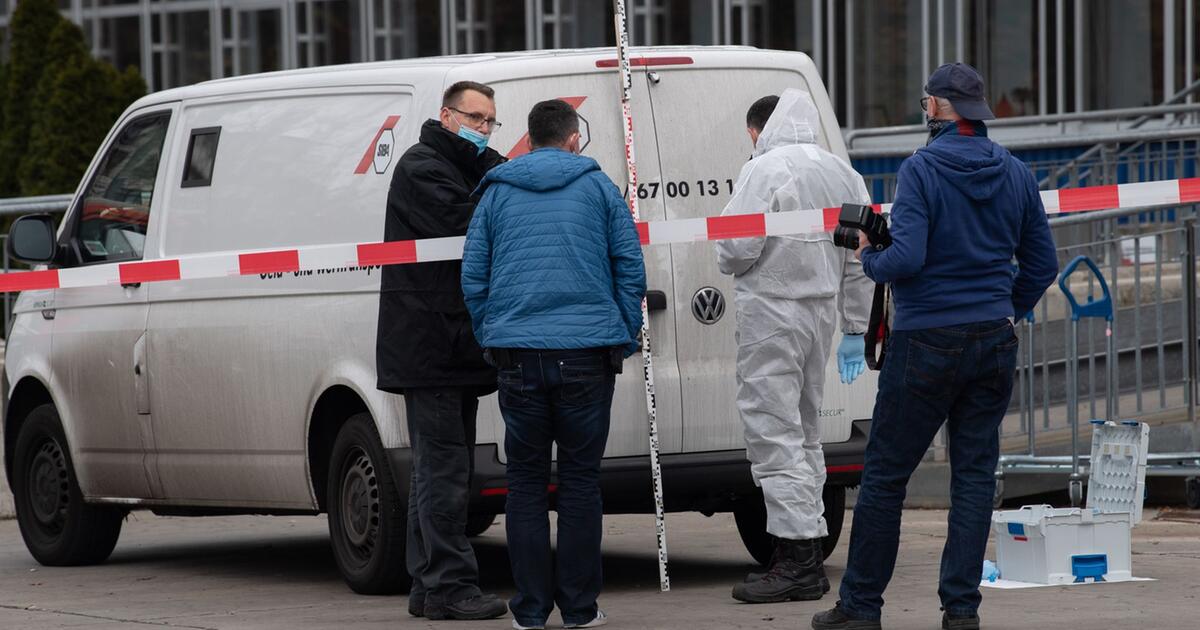 Überfall auf Geldtransporter bei Ikea - Suche mit Polizeihubschrauber ...